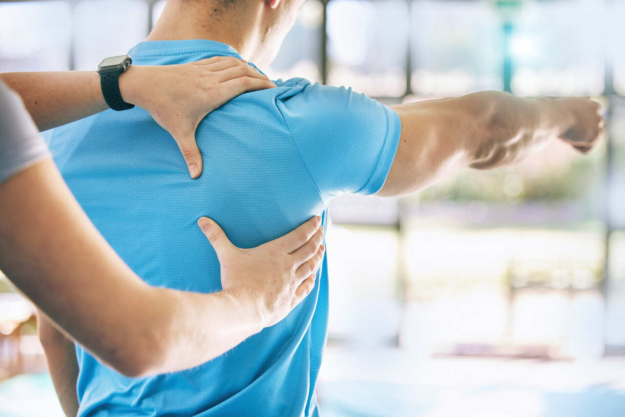 Breaking the Ice: Physiotherapy Techniques for Frozen Shoulder Relief